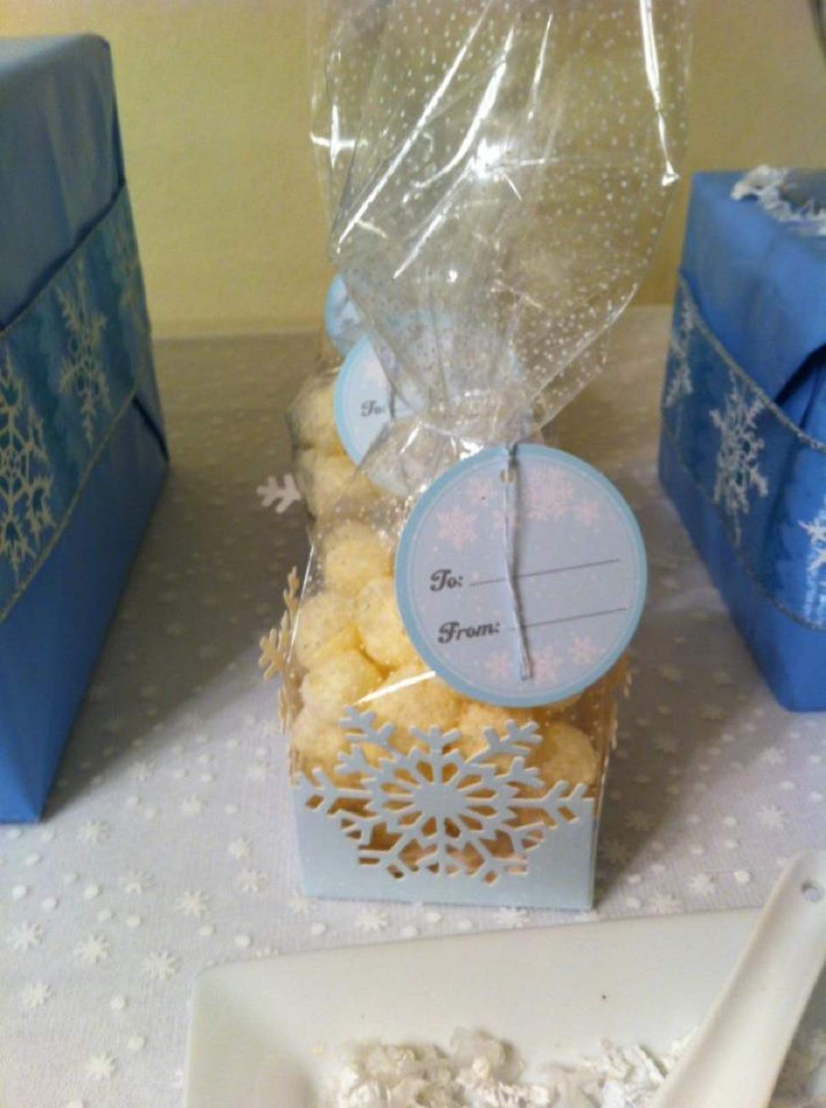 Winter Wonderland Snowflake Birthday Party Ideas | Photo 5 of 21 ...