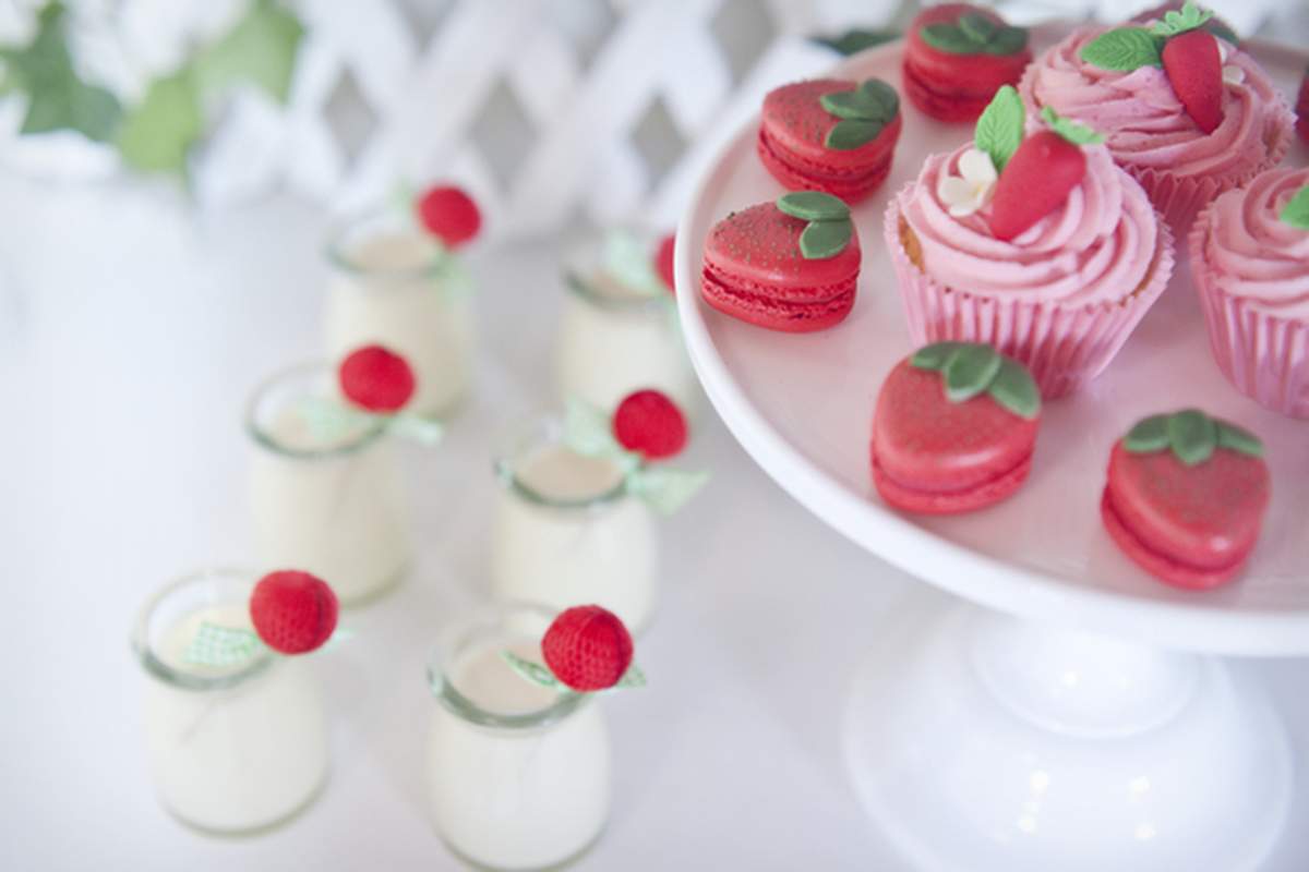 Strawberry Tea party, pretty china, pretty cupcakes, strawberry ...