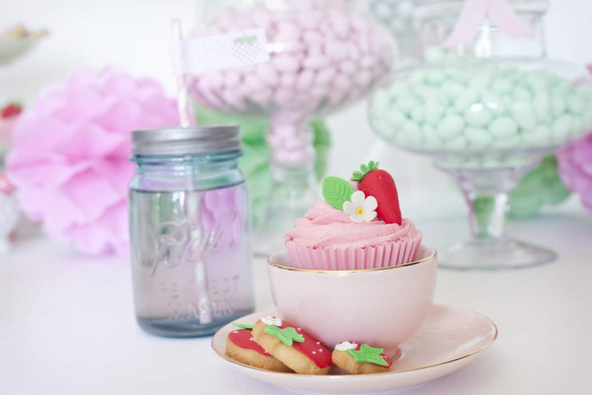 Strawberry Tea party, pretty china, pretty cupcakes, strawberry ...