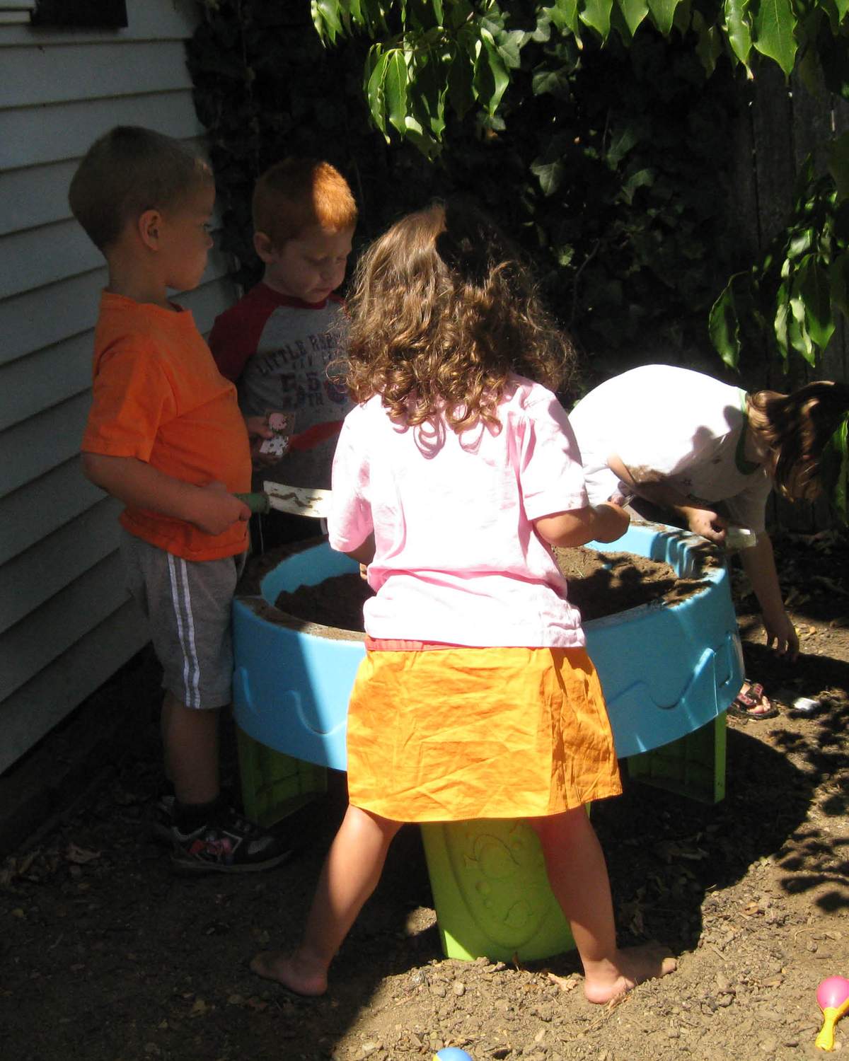 Kids having fun getting messy! Birthday Party Ideas | Photo 5 of 7 ...