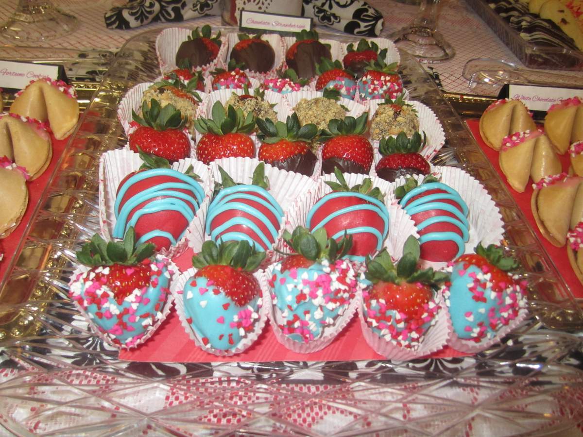 Valentine/ Sweethearts Valentine's Day Party Ideas | Photo 5 of 40 ...