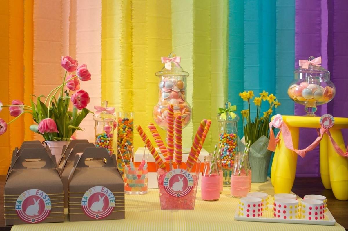 Easter / Easter "Hop goes the Easter bunny!" | Catch My Party