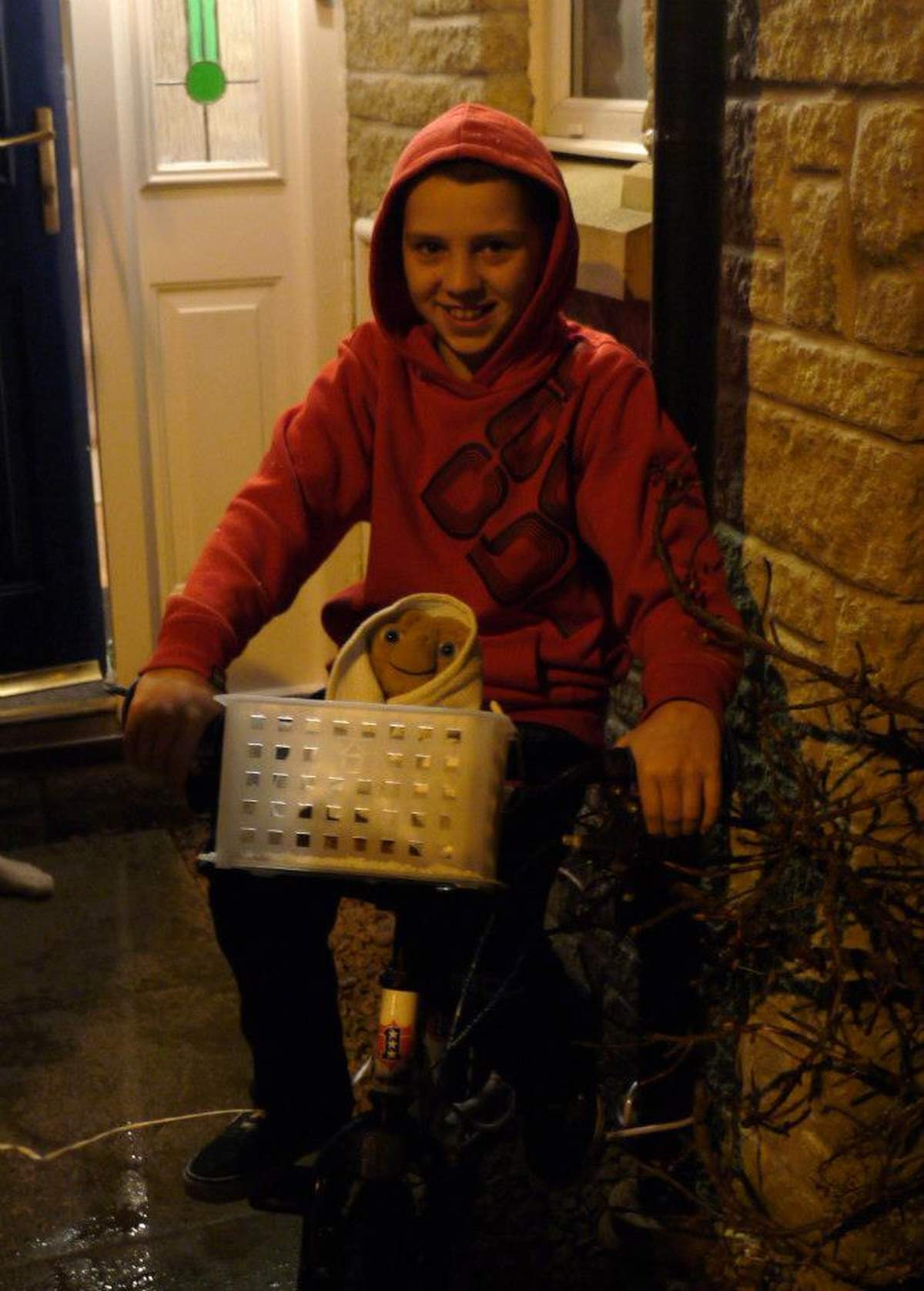 Fancy dress - come as someone famous! Birthday Party Ideas | Photo 39 ...