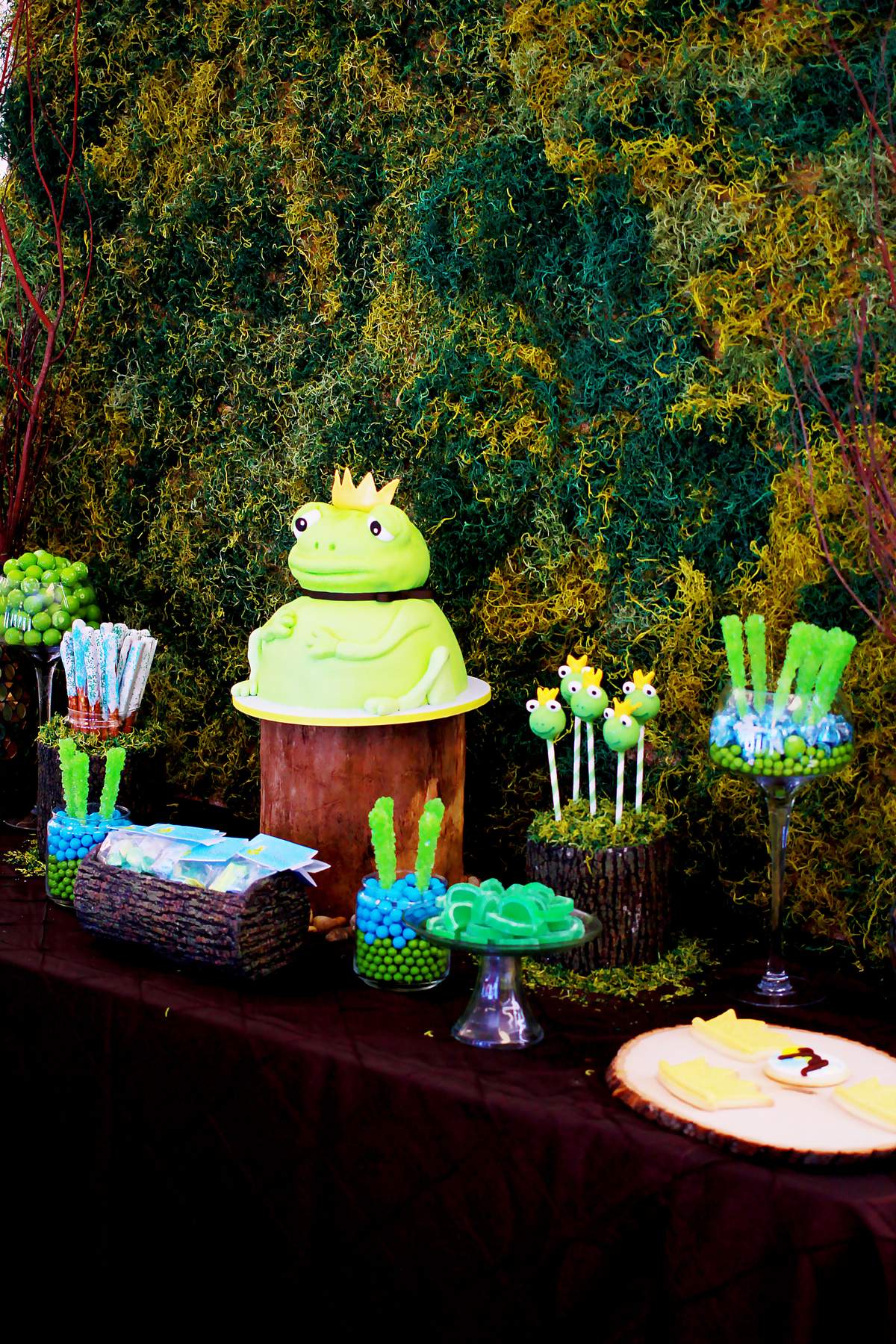Frog Prince Baby Shower / Baby Shower "Welcome Baby Miles" | Catch My Party
