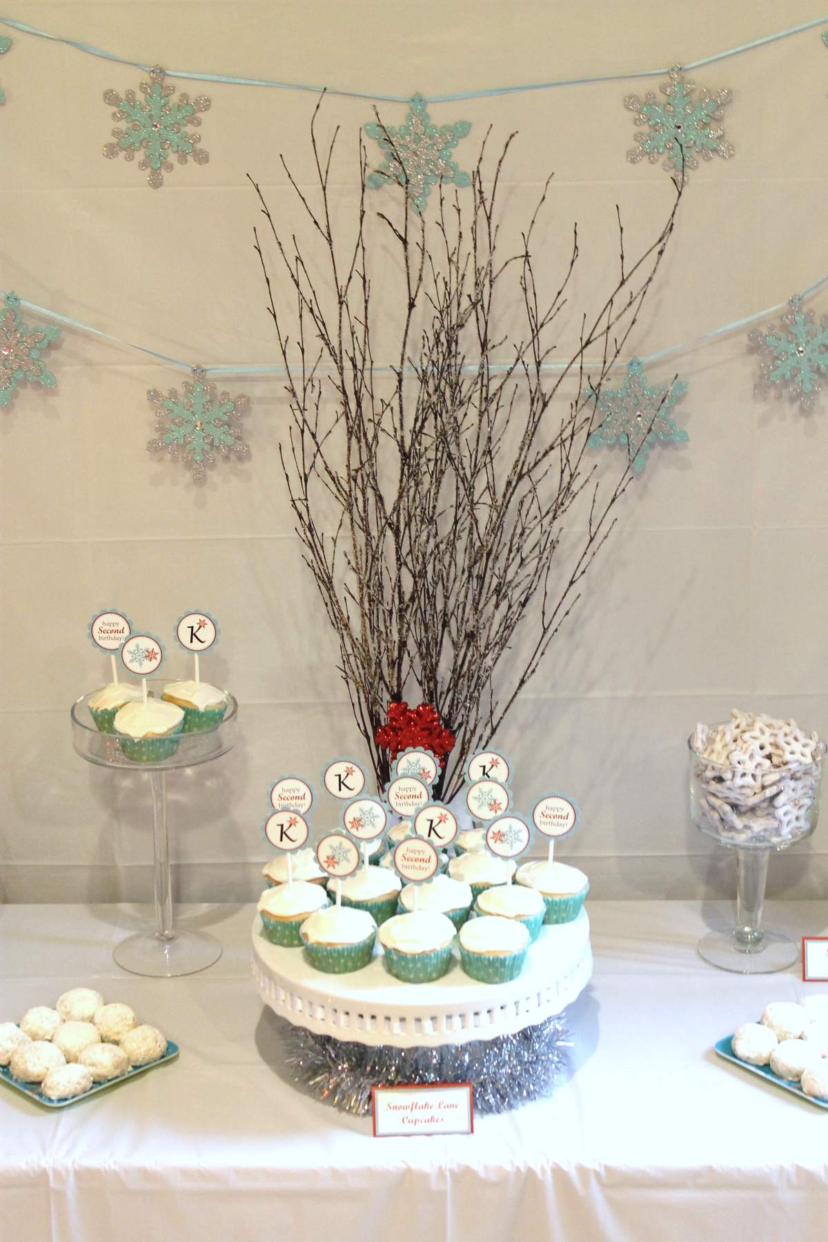 Winter Wonderland Snowflake Birthday Party Ideas | Photo 5 of 9 | Catch ...