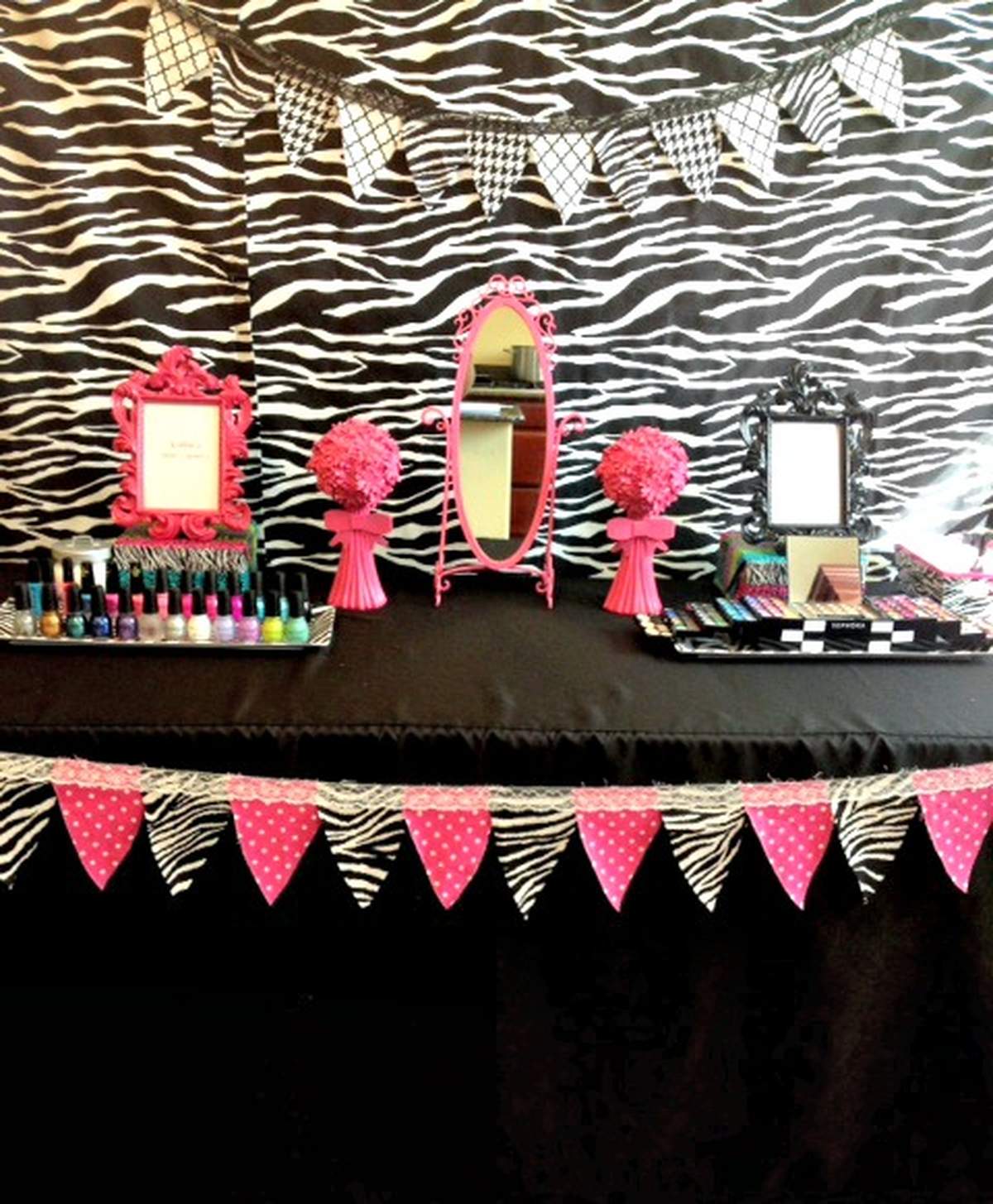 Birthday "Mini POP Makeover Party" | Catch My Party