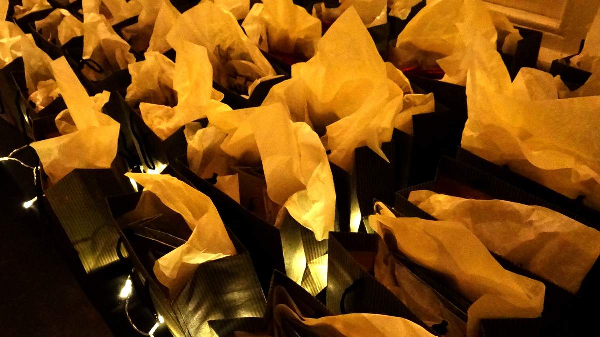 Midnight Chic Graduation/End of School Party Ideas | Photo 9 of 11 ...