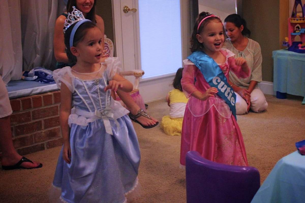Cinderella Princess Birthday Party Ideas | Photo 4 of 5 | Catch My Party