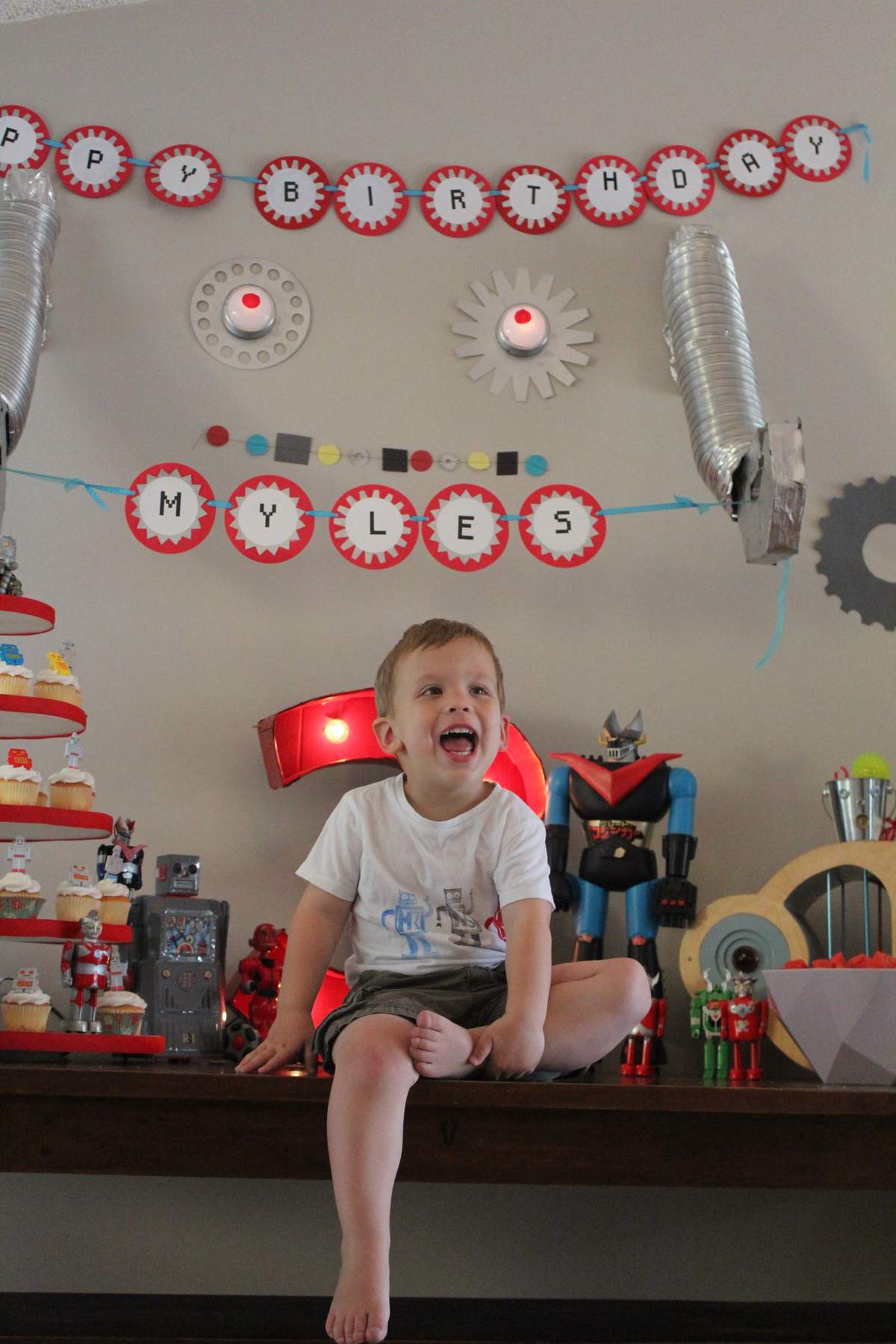 Robots Birthday Party Ideas | Photo 1 of 28 | Catch My Party