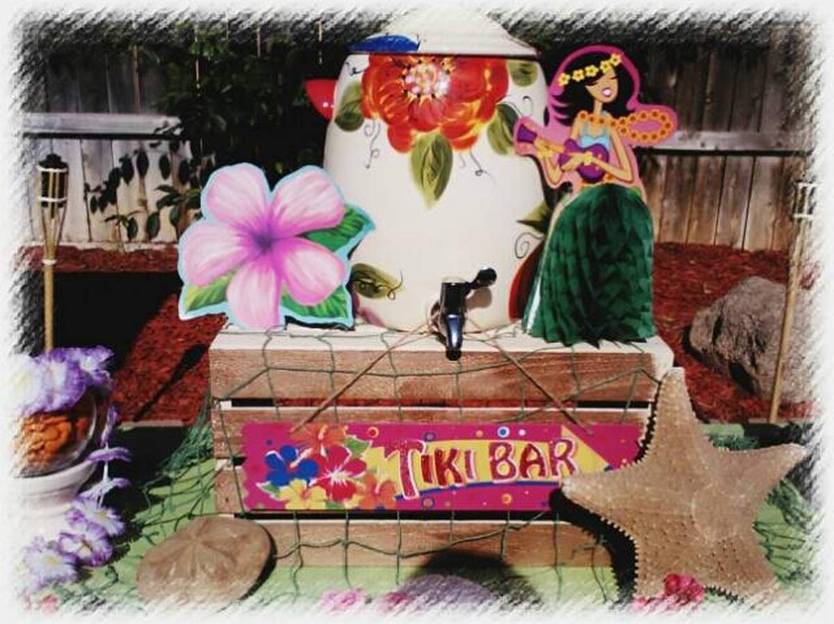 Hawaiian Luau Graduation/End of School Party Ideas | Photo 1 of 36 ...