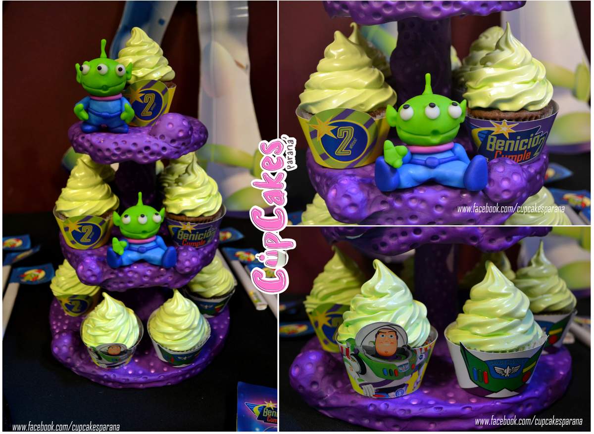 Space/aliens Birthday Party Ideas | Photo 2 of 22 | Catch My Party