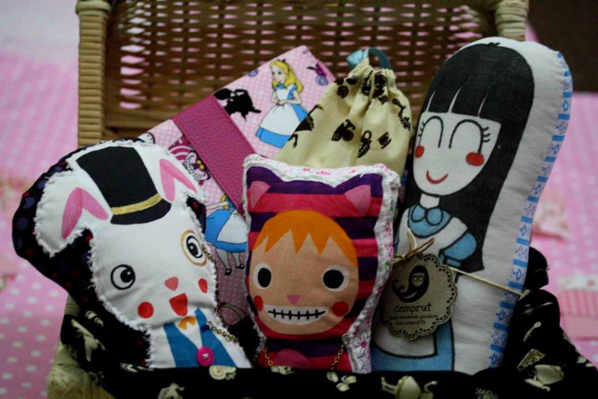 Alice in Wonderland Birthday Party Ideas | Photo 9 of 23 | Catch My Party