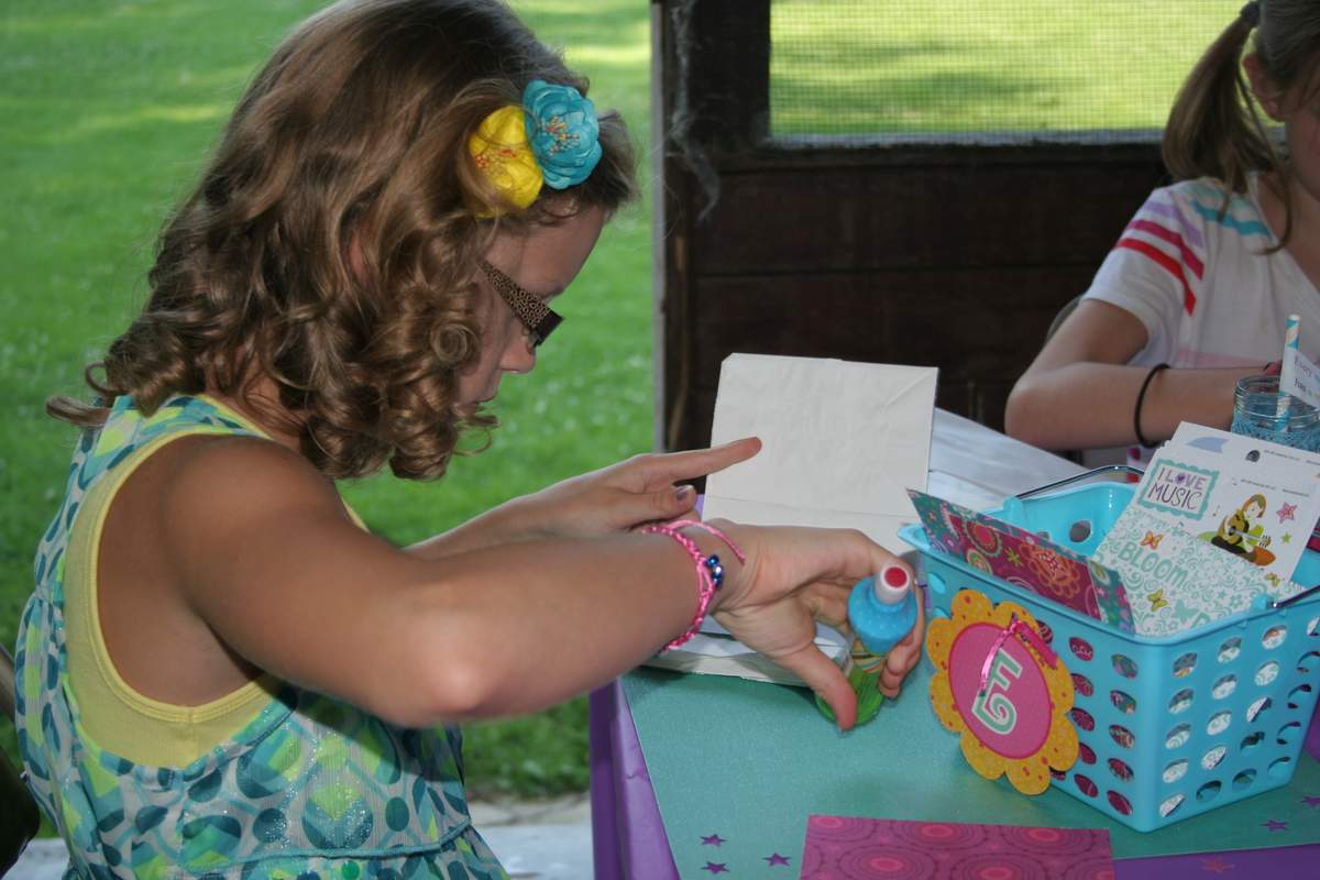 American Girl Craft Create and Celebrate Birthday Party Ideas | Photo 4 ...