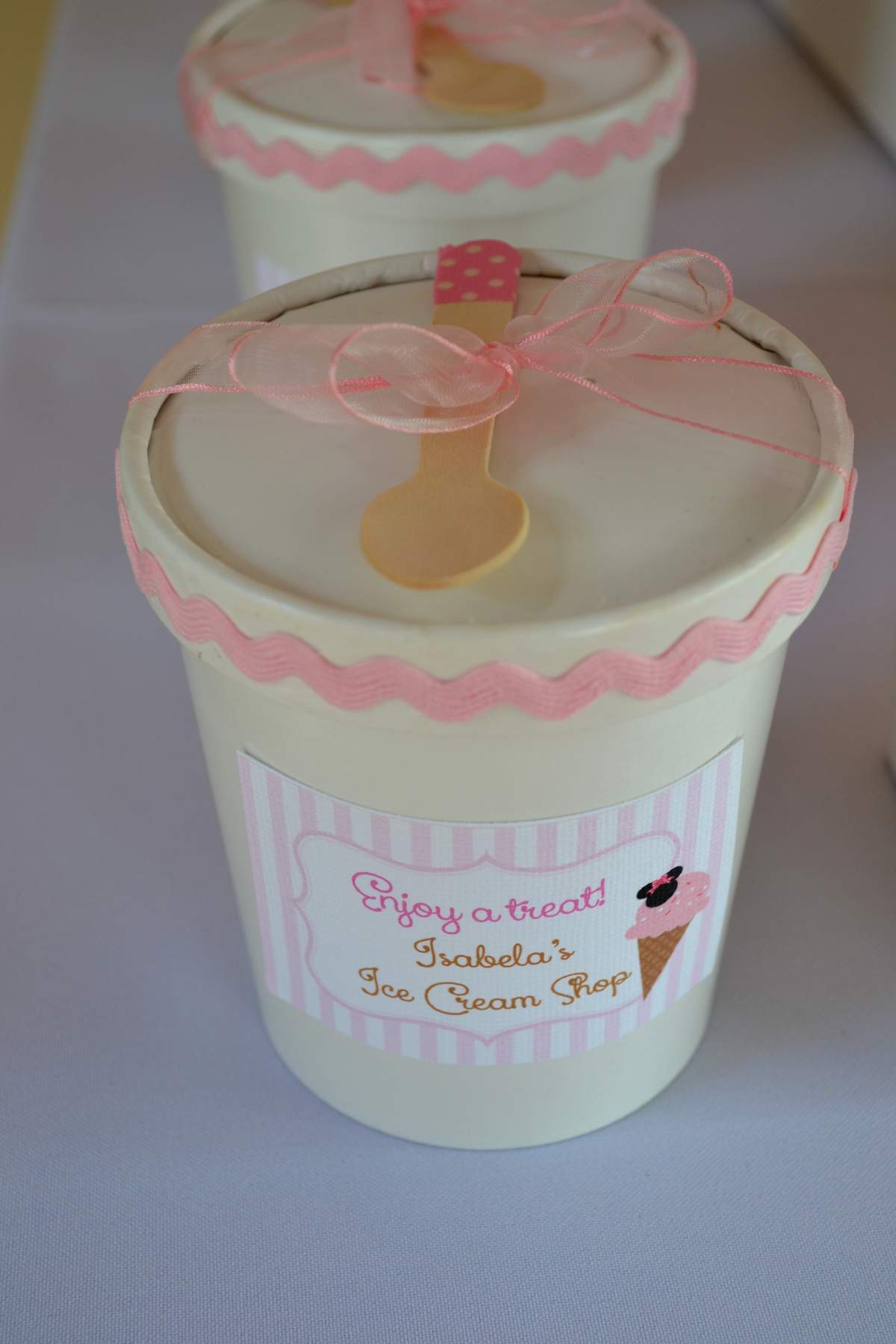 Minnie Mouse / Ice Cream Birthday Party Ideas | Photo 1 of 53 | Catch ...