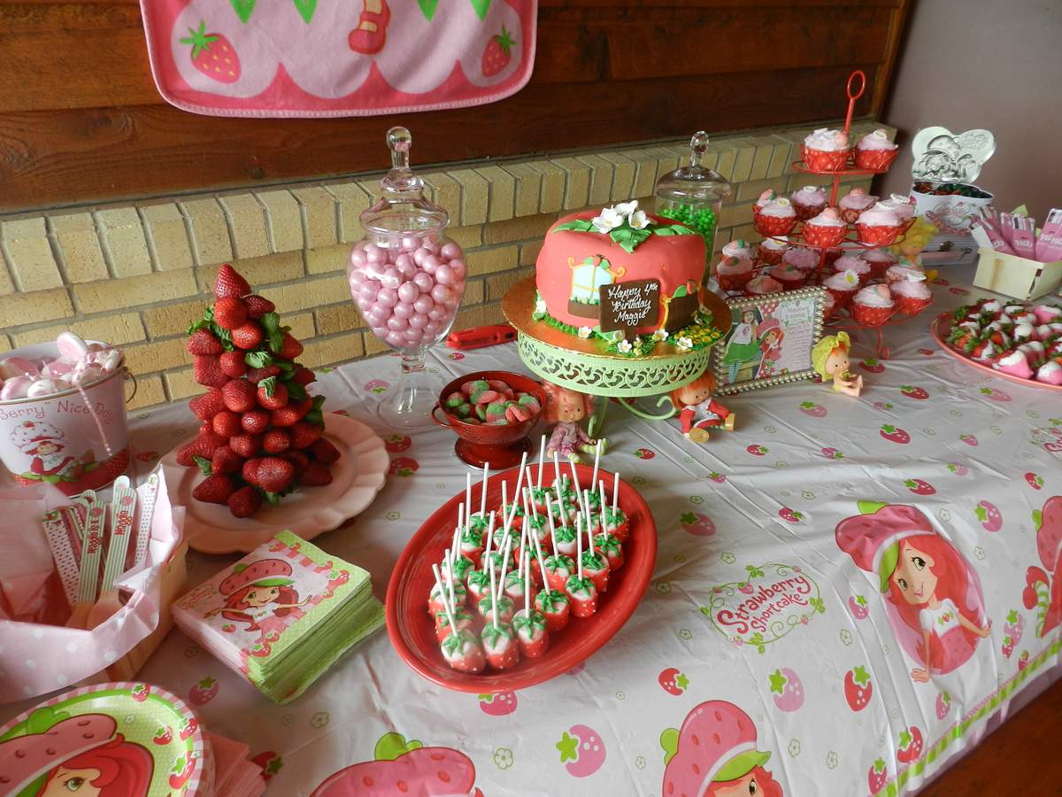 Vintage Strawberry Shortcake Birthday Party Ideas | Photo 8 of 29 ...