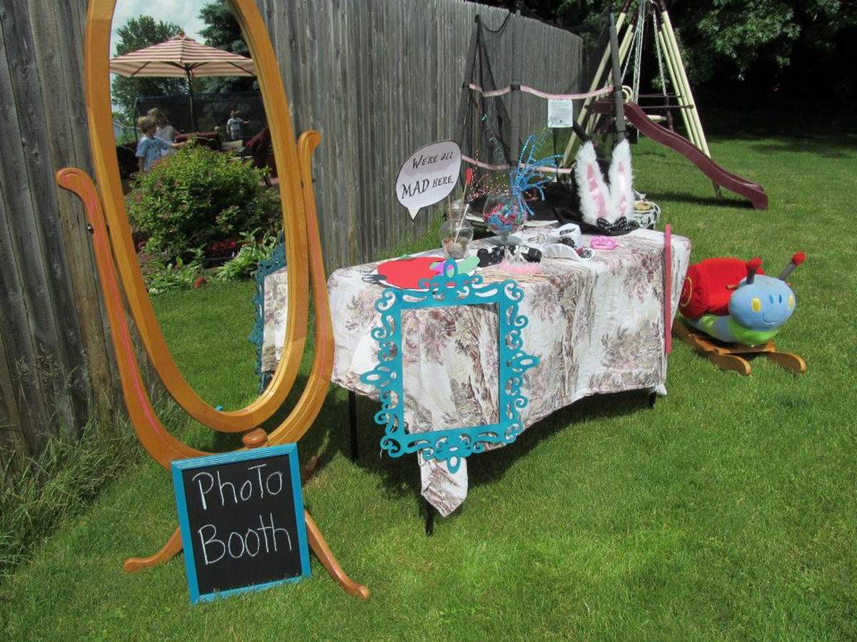 Alice in Wonderland Birthday Party Ideas | Photo 21 of 29 | Catch My Party