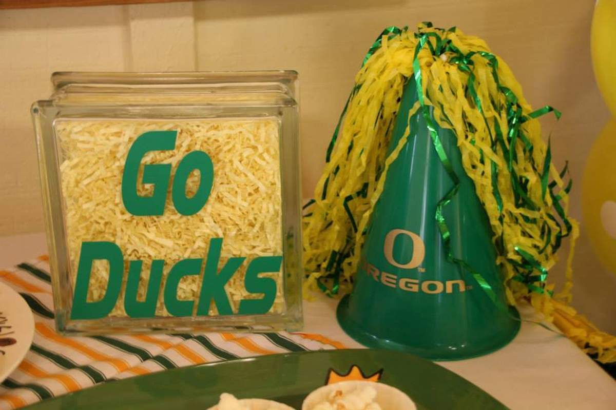 University of Oregon; cheerleading Birthday Party Ideas | Photo 19 of ...