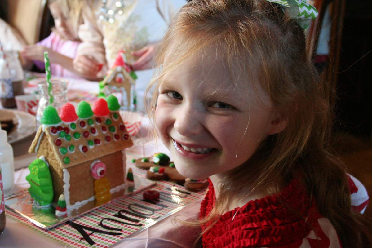 Gingerbread House Christmas/Holiday Party Ideas | Photo 3 of 33 | Catch ...