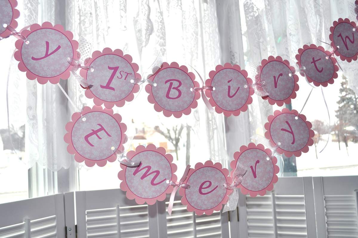 Winter Wonderland Snowflake Birthday Party Ideas | Photo 1 of 8 | Catch ...