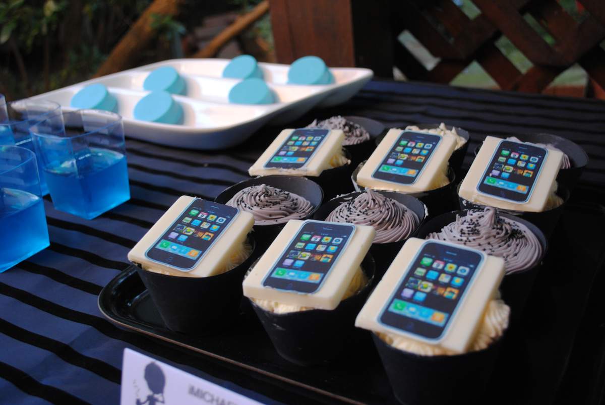 iPhone Birthday Party Ideas | Photo 8 of 16 | Catch My Party