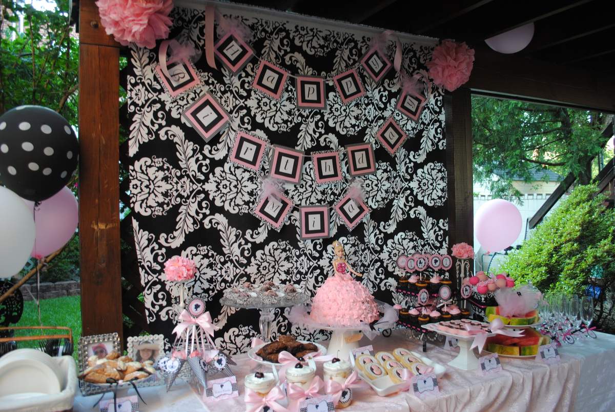 Barbie / Birthday "Barbie Chic Birthday" | Catch My Party