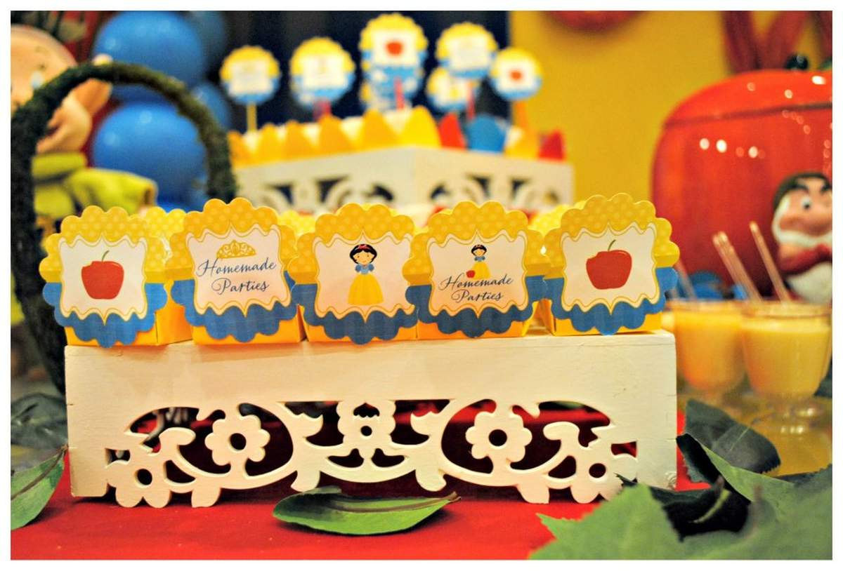 Snow White Cocktail Party Ideas | Photo 2 of 37 | Catch My Party