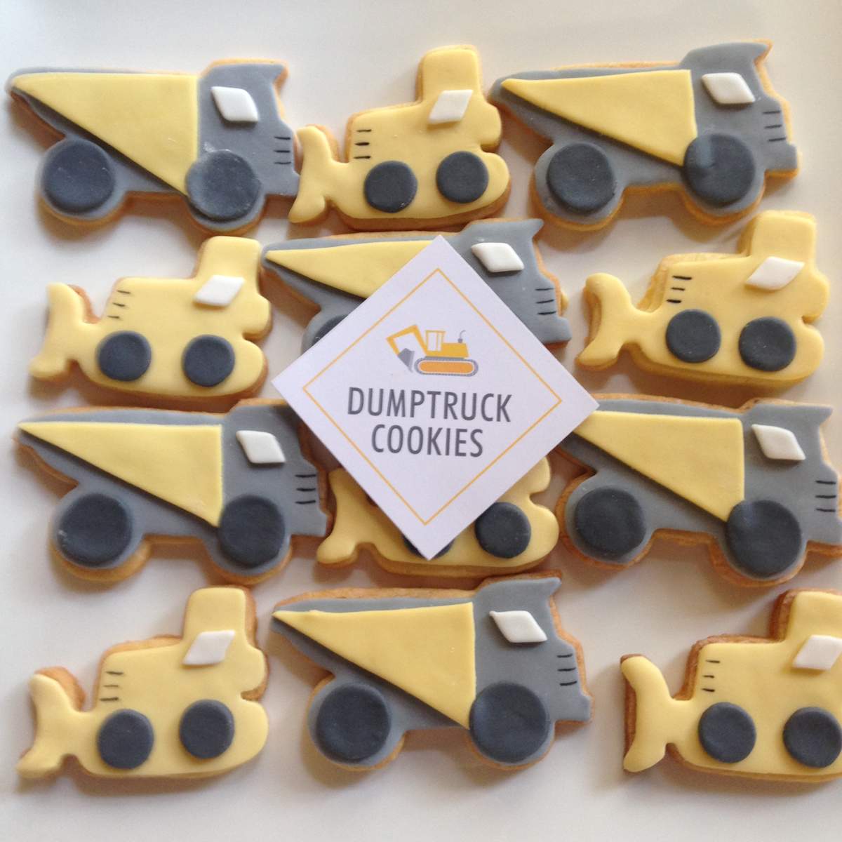 trucks and diggers / construction Birthday Party Ideas | Photo 7 of 16 ...