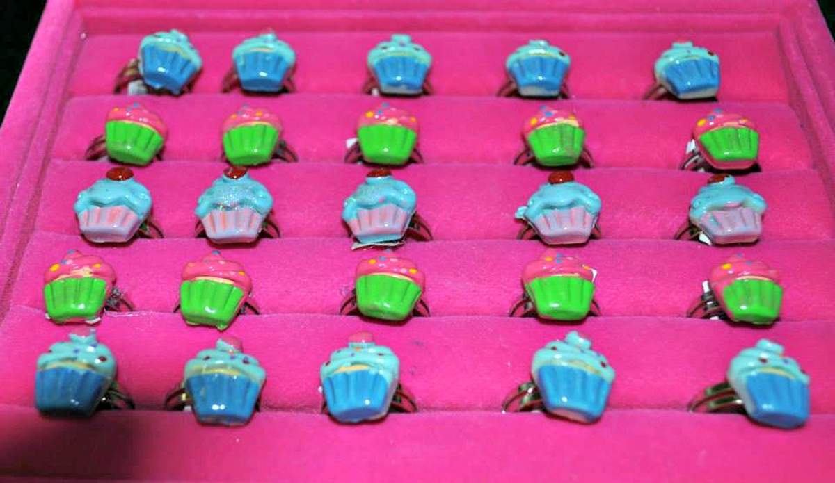 Cupackes Birthday Party Ideas | Photo 9 of 11 | Catch My Party