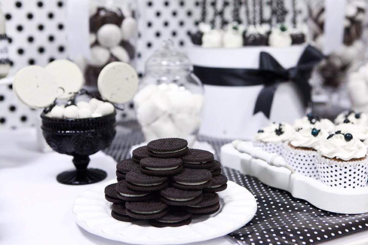 Black and White Birthday Party Ideas | Photo 2 of 12 | Catch My Party