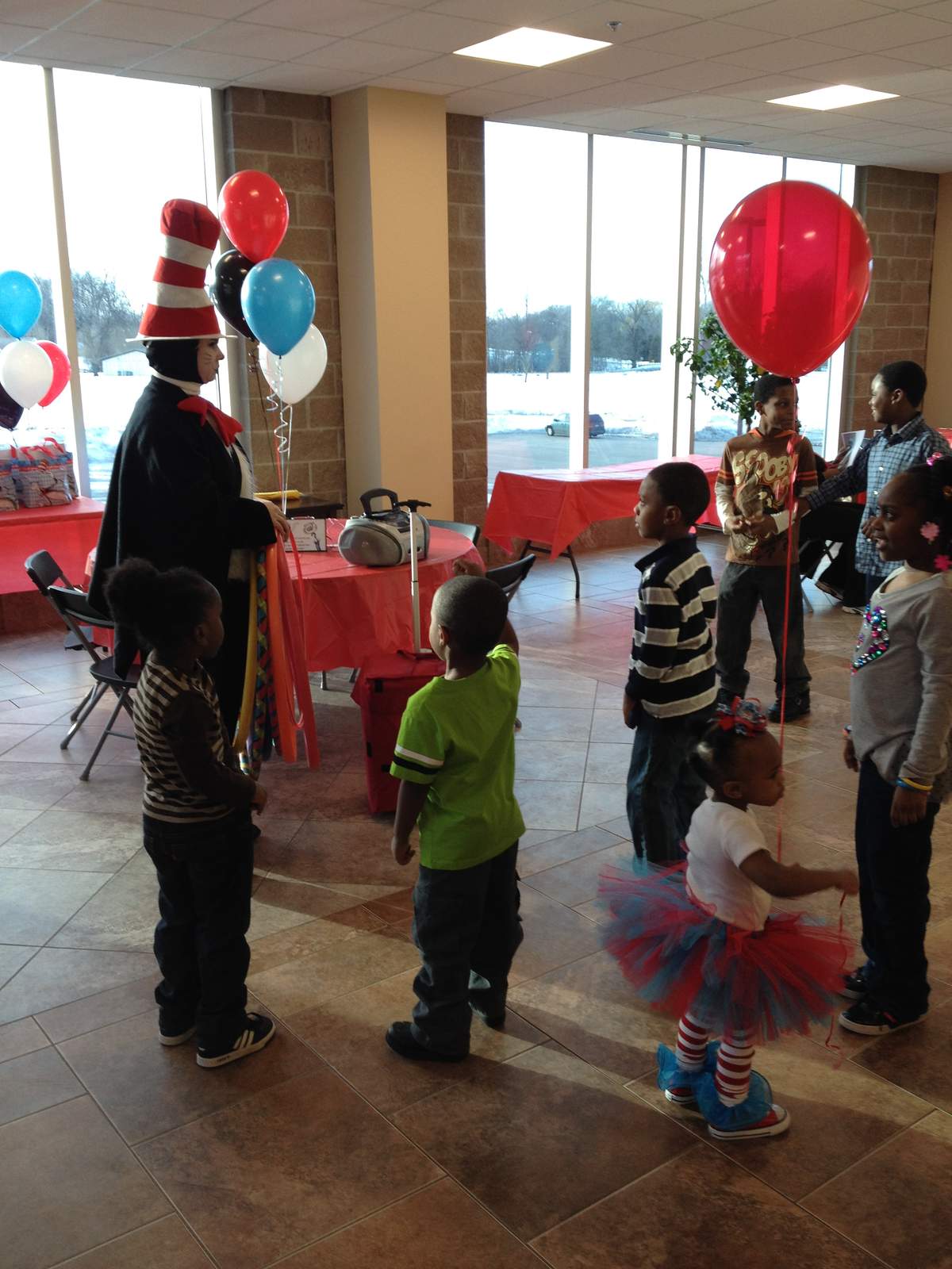 Dr. Seuss (The Cat In The Hat) Birthday Party Ideas | Photo 3 of 31 ...