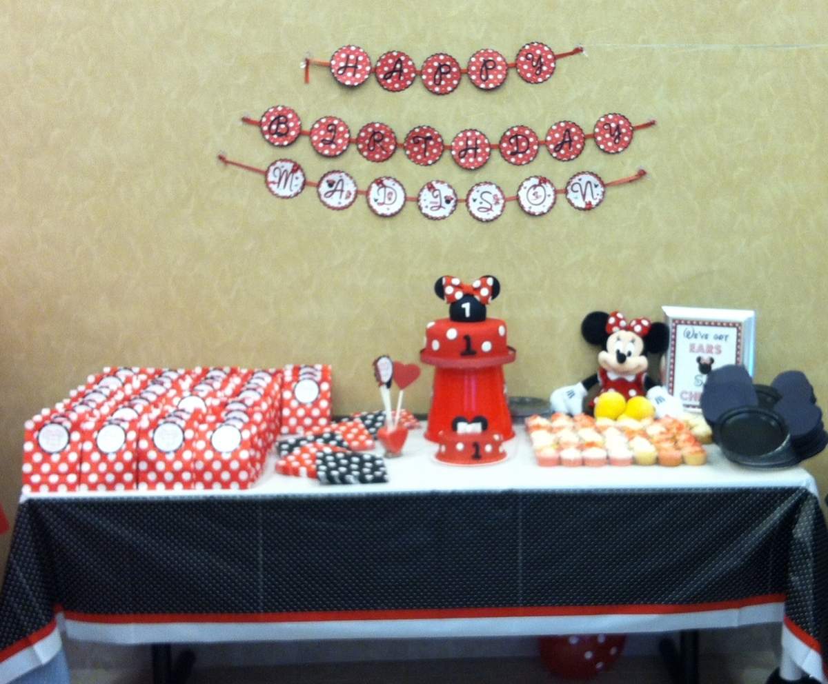 Red, black and white Minnie Mouse Birthday Party Ideas | Photo 16 of 19 ...
