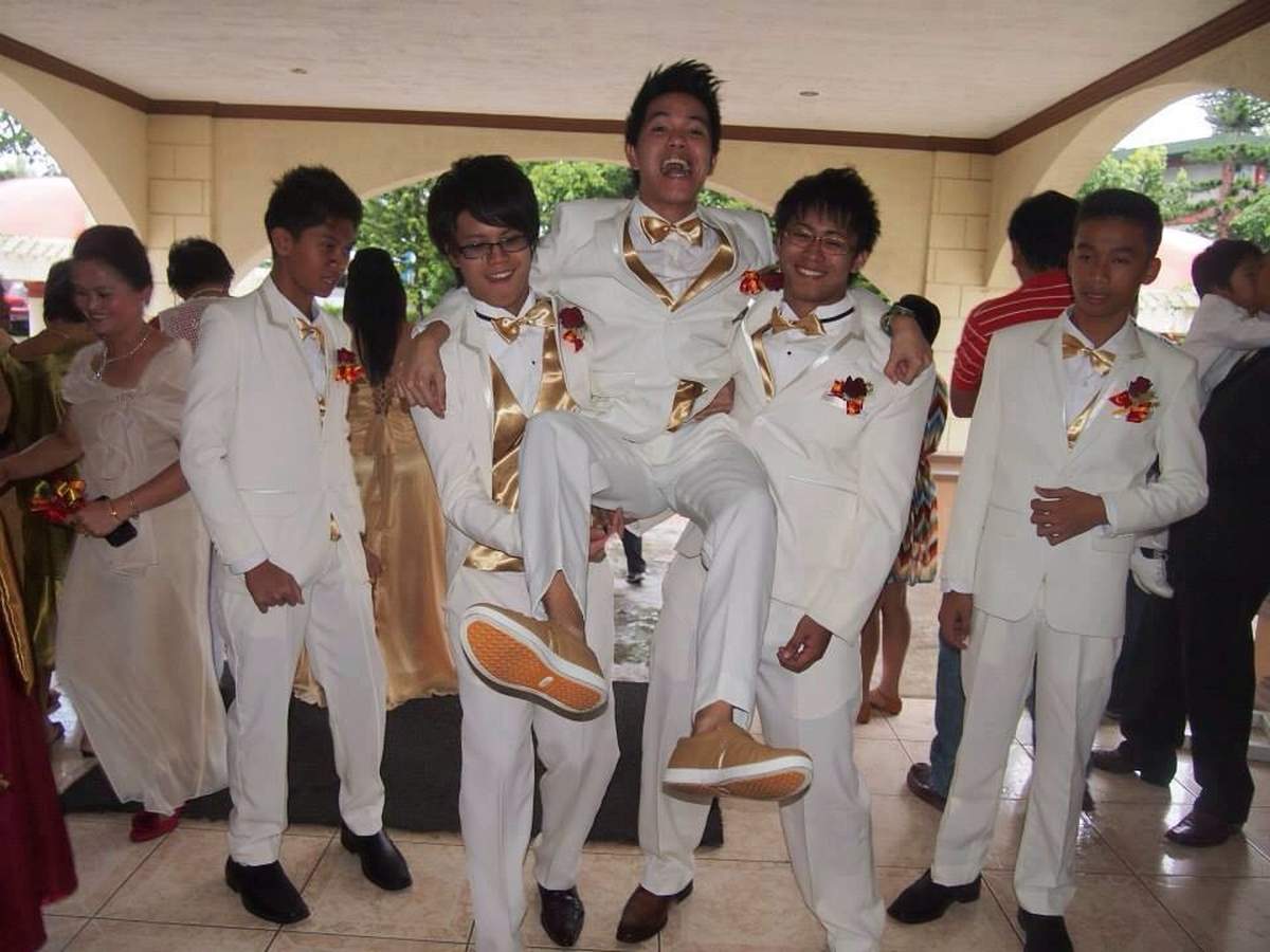Golden wedding Wedding Party Ideas | Photo 64 of 79 | Catch My Party