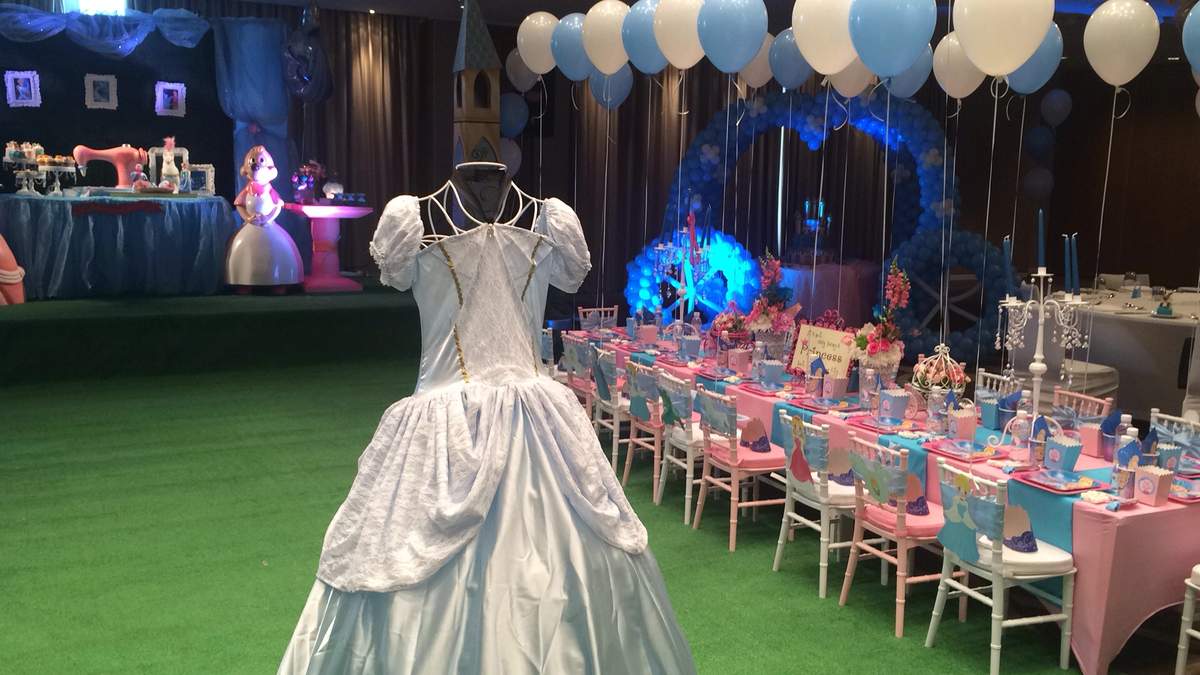 Cinderella Princess Birthday Party Ideas | Photo 2 of 52 | Catch My Party