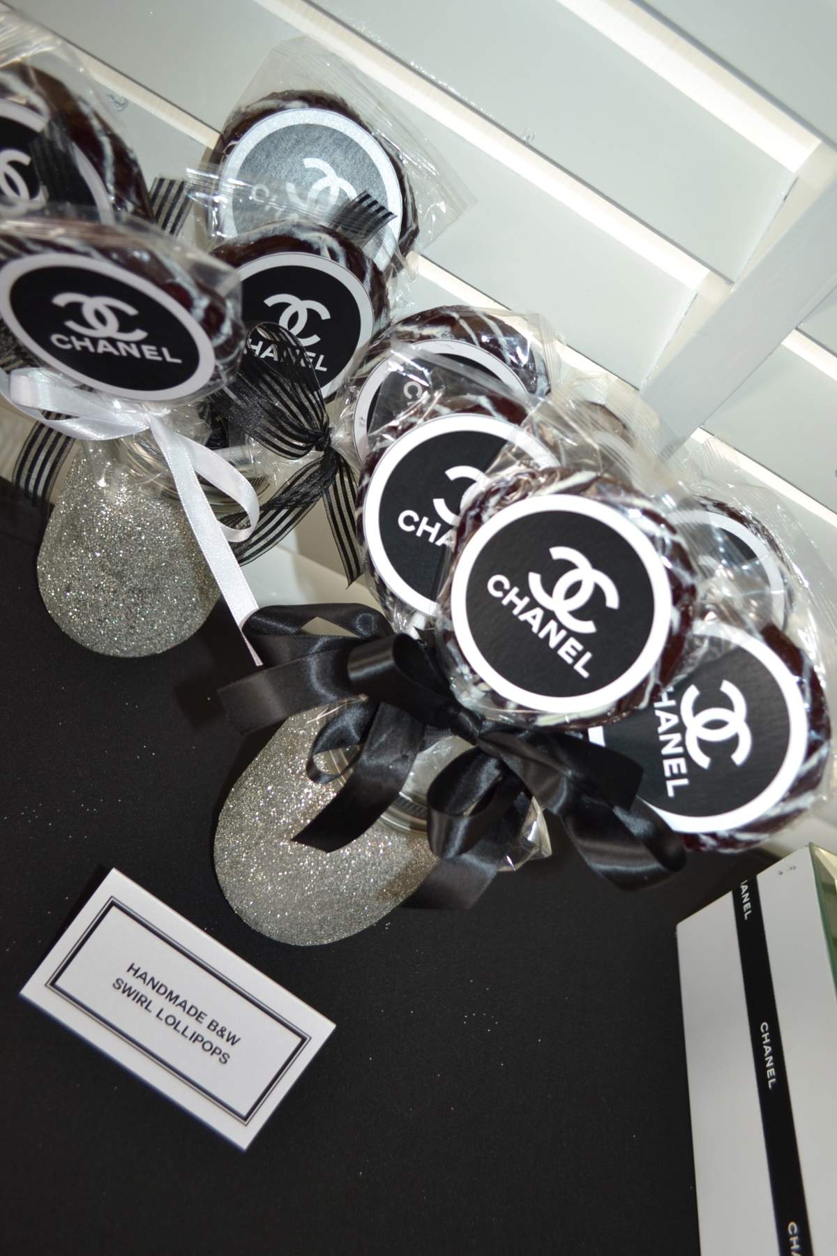 Black & White Chanel theme Birthday Party Ideas | Photo 1 of 17 | Catch ...