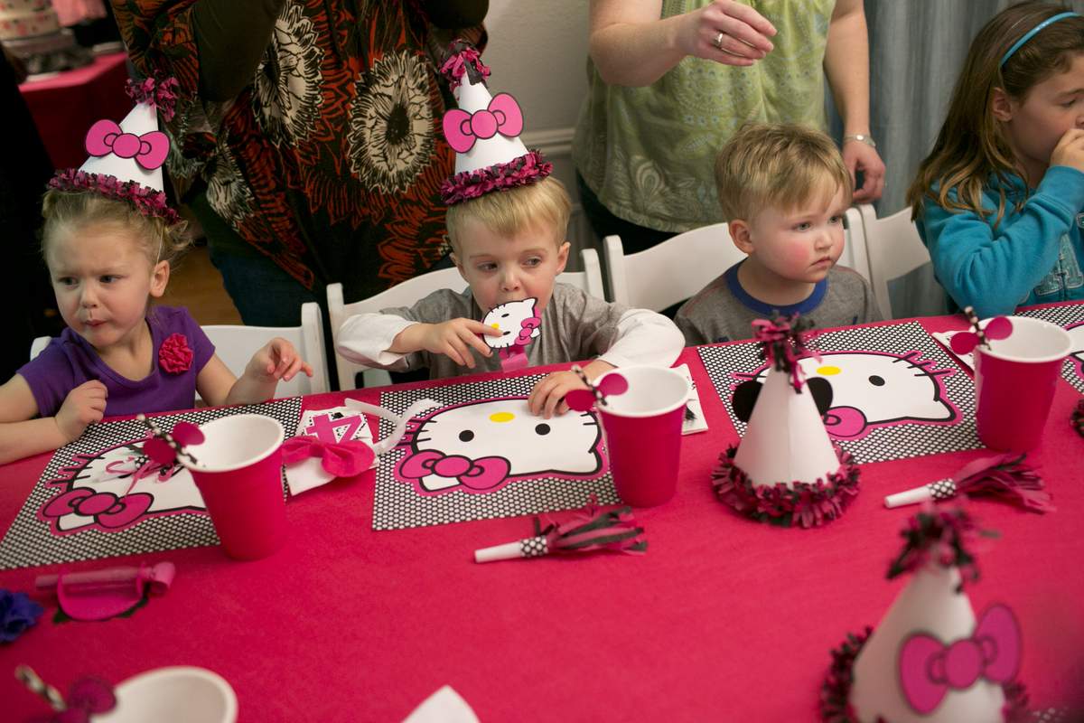 Hello Kitty Birthday Party Ideas | Photo 32 of 39 | Catch My Party