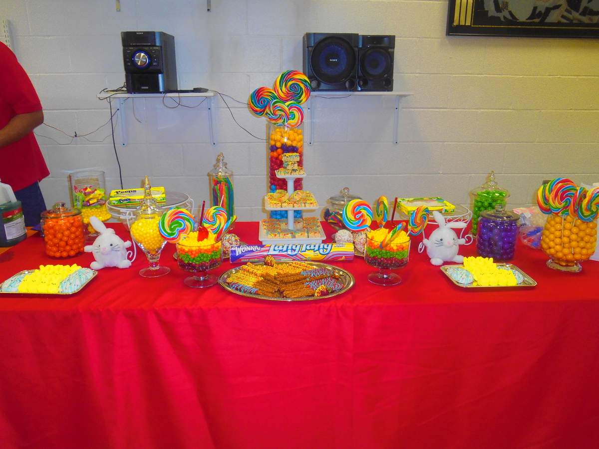Rainbow / Easter "Lisa & Blue Easter Party" | Catch My Party
