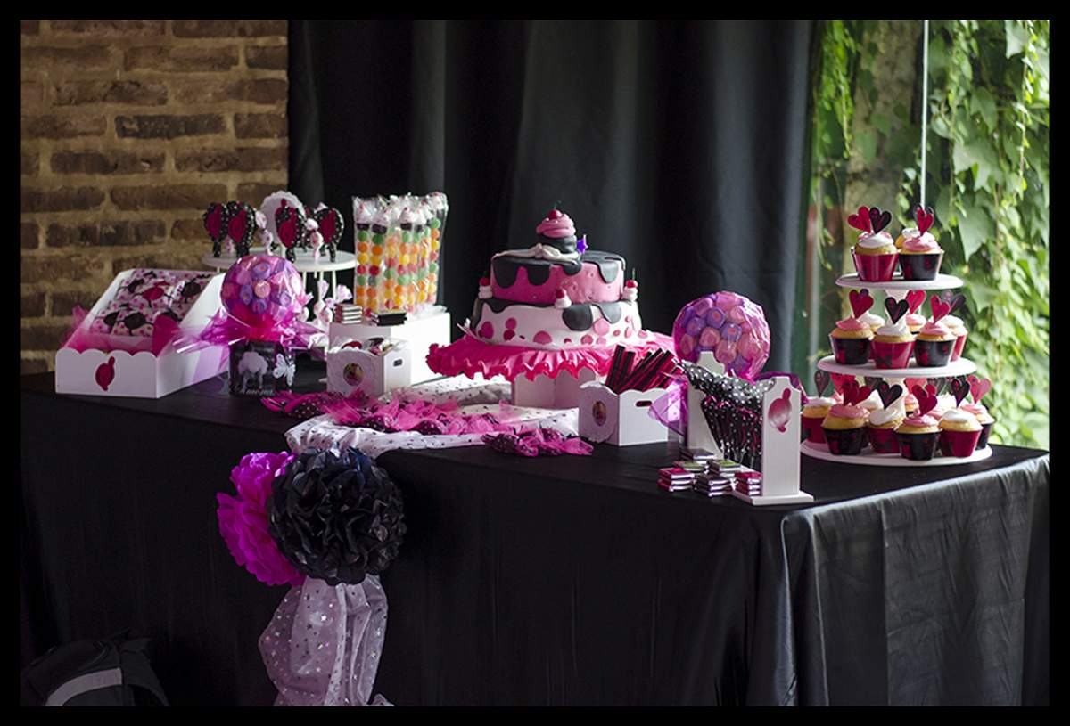 Hot Pink and Black Birthday Party Ideas | Photo 25 of 36 | Catch My Party