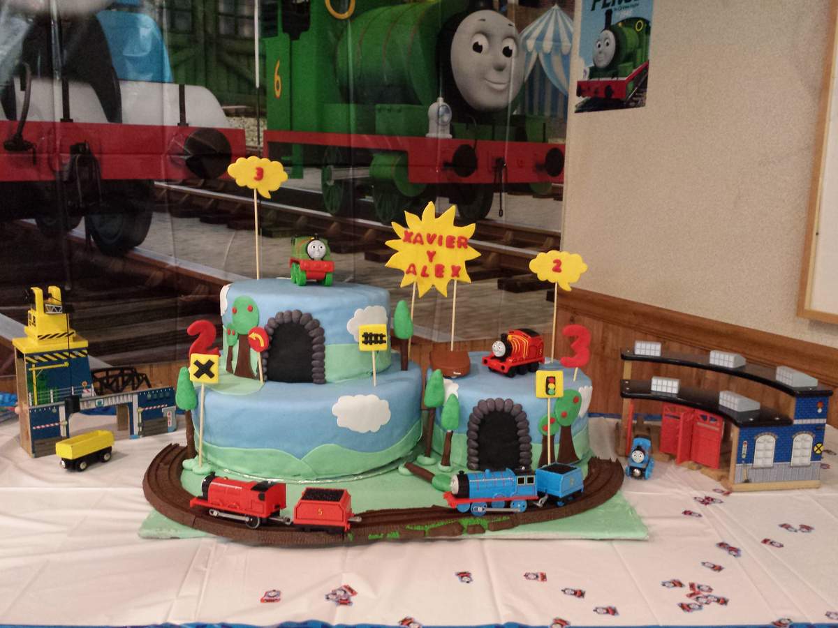 Thomas the Tank Engine Party Birthday Party Ideas | Photo 1 of 17 ...