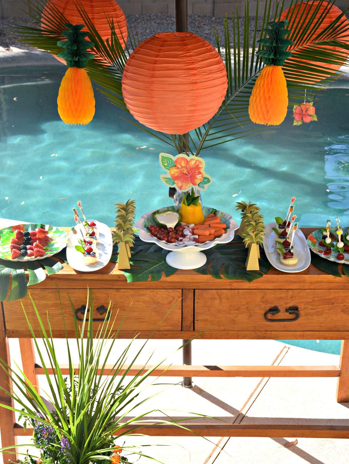 Luau / Hawaiian Summer Party Ideas | Photo 10 of 16 | Catch My Party