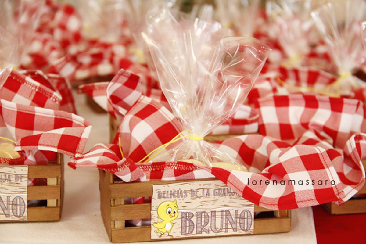 POLLITO AMARILLO Birthday Party Ideas | Photo 11 of 11 | Catch My Party