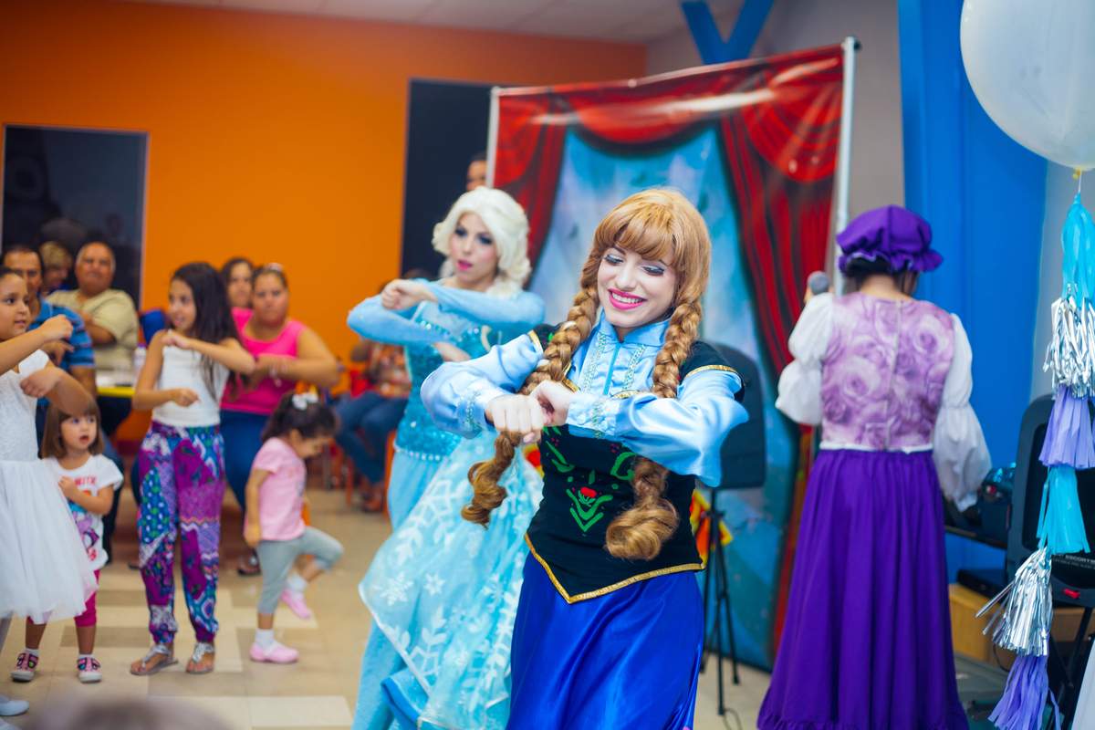 Frozen (Disney) Birthday Party Ideas | Photo 3 of 23 | Catch My Party