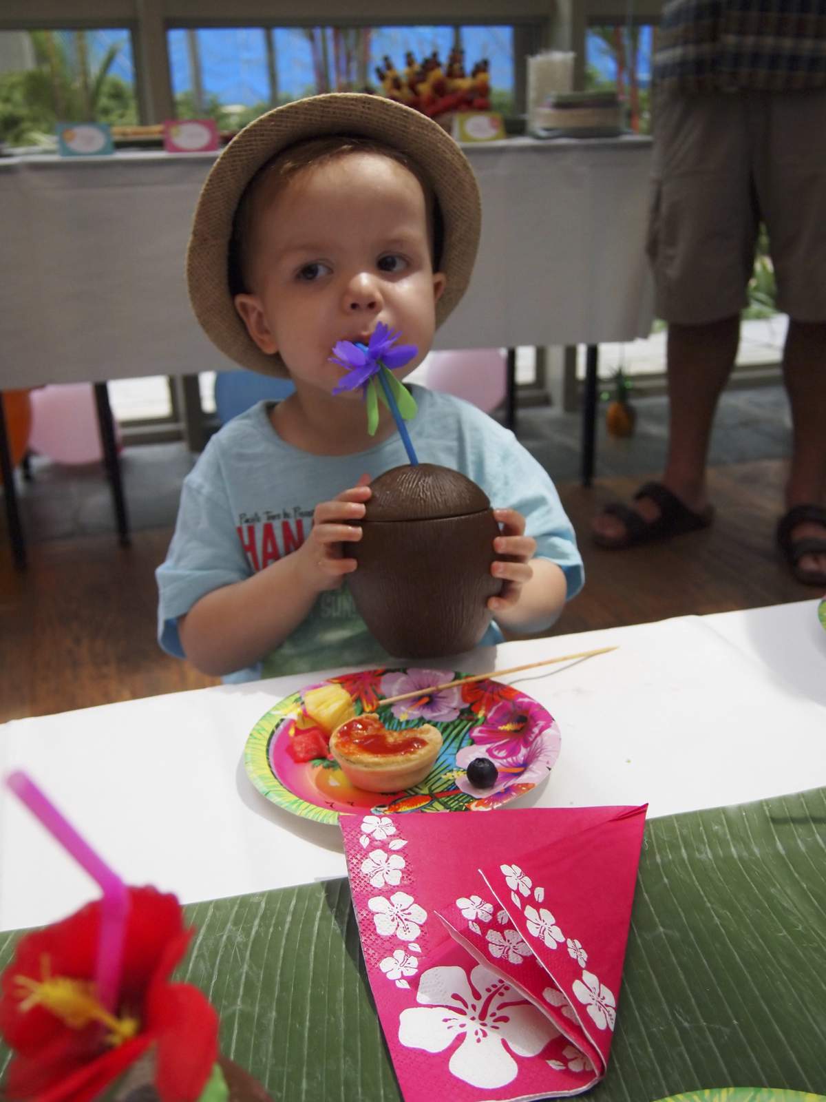 Hawaiian Hula Party Birthday Party Ideas | Photo 1 of 25 | Catch My Party