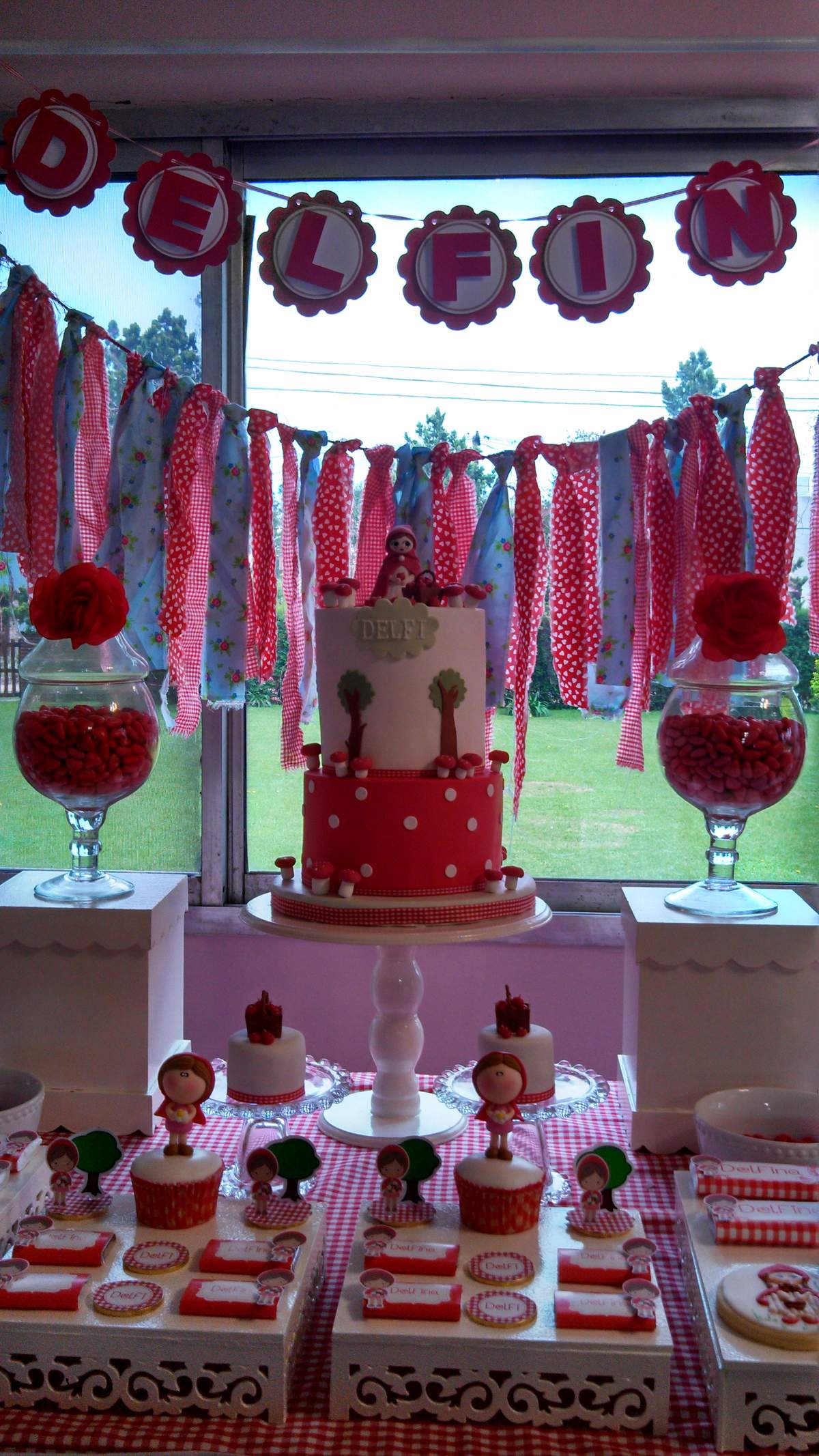 Red riding hood Party Birthday Party Ideas | Photo 1 of 25 | Catch My Party