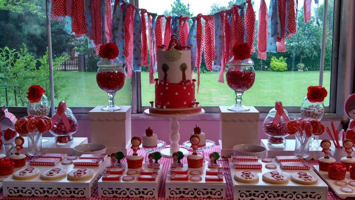 Red riding hood Party Birthday Party Ideas | Photo 1 of 25 | Catch My Party