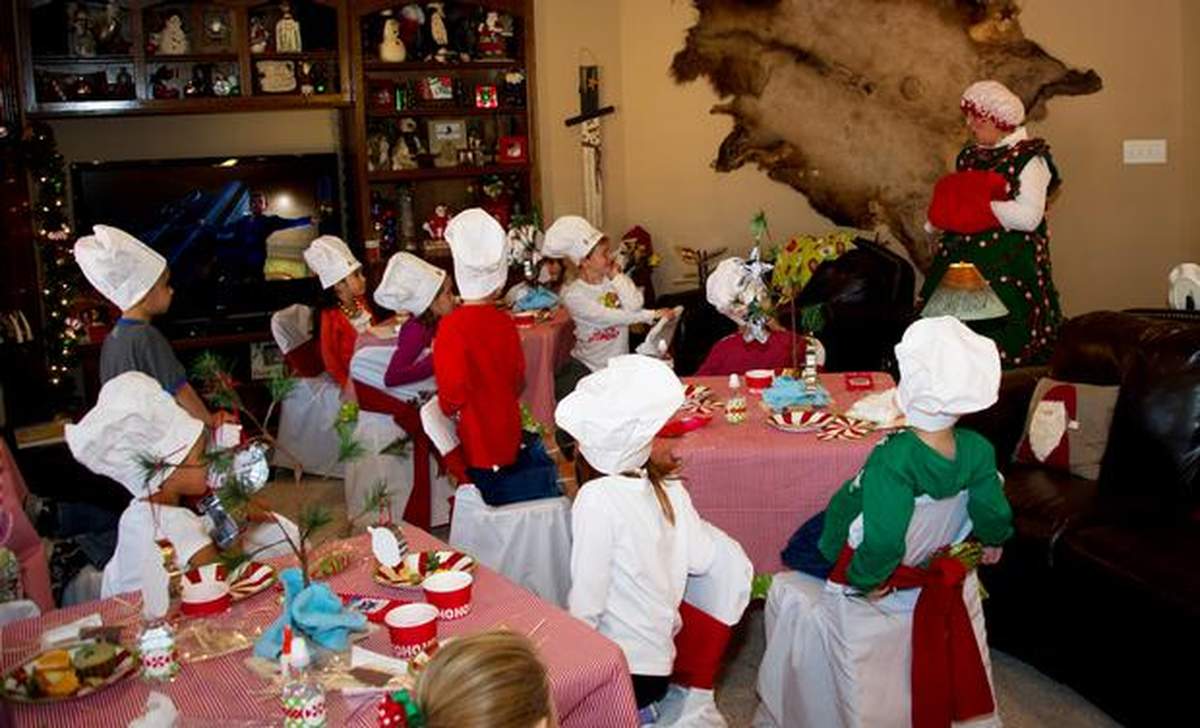 Santa's Workshop/ Elf/ North Pole Christmas/Holiday Party Ideas | Photo ...