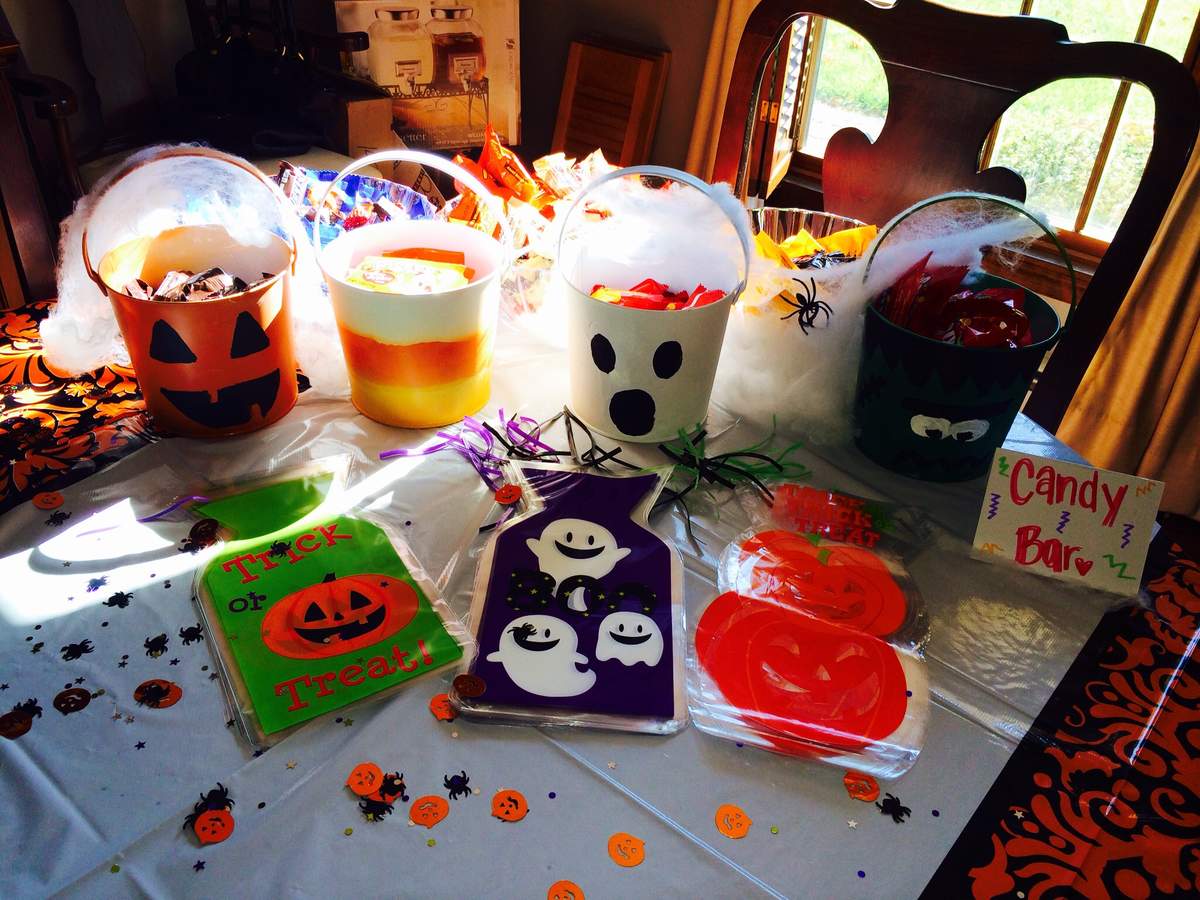 Fall/Halloween themed pumpkin carving Halloween Party Ideas | Photo 20 ...