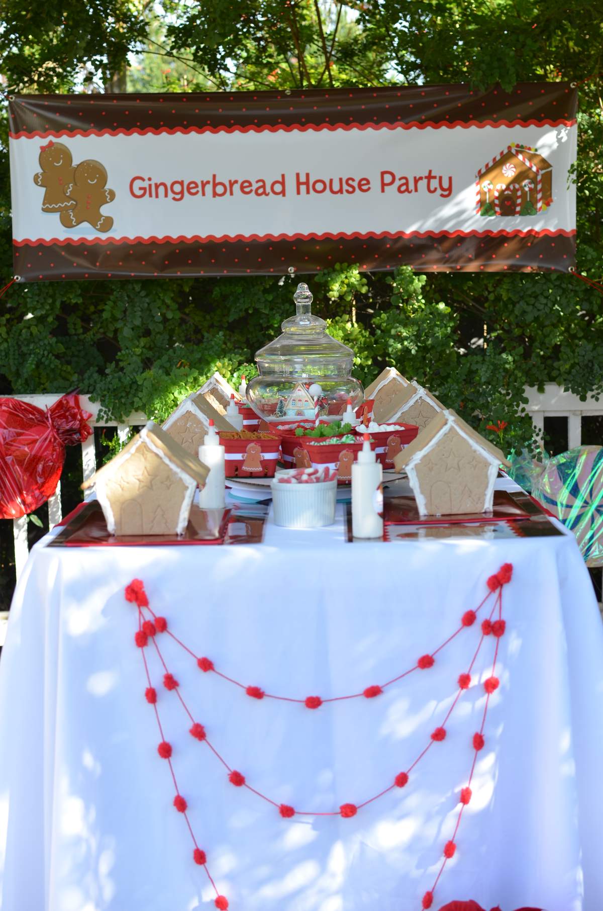 Kid Friendly Gingerbread House Party Christmas/Holiday Party Ideas ...