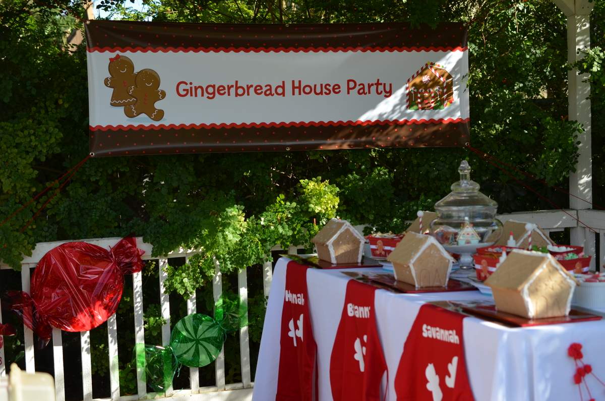 Kid Friendly Gingerbread House Party Christmas/Holiday Party Ideas ...