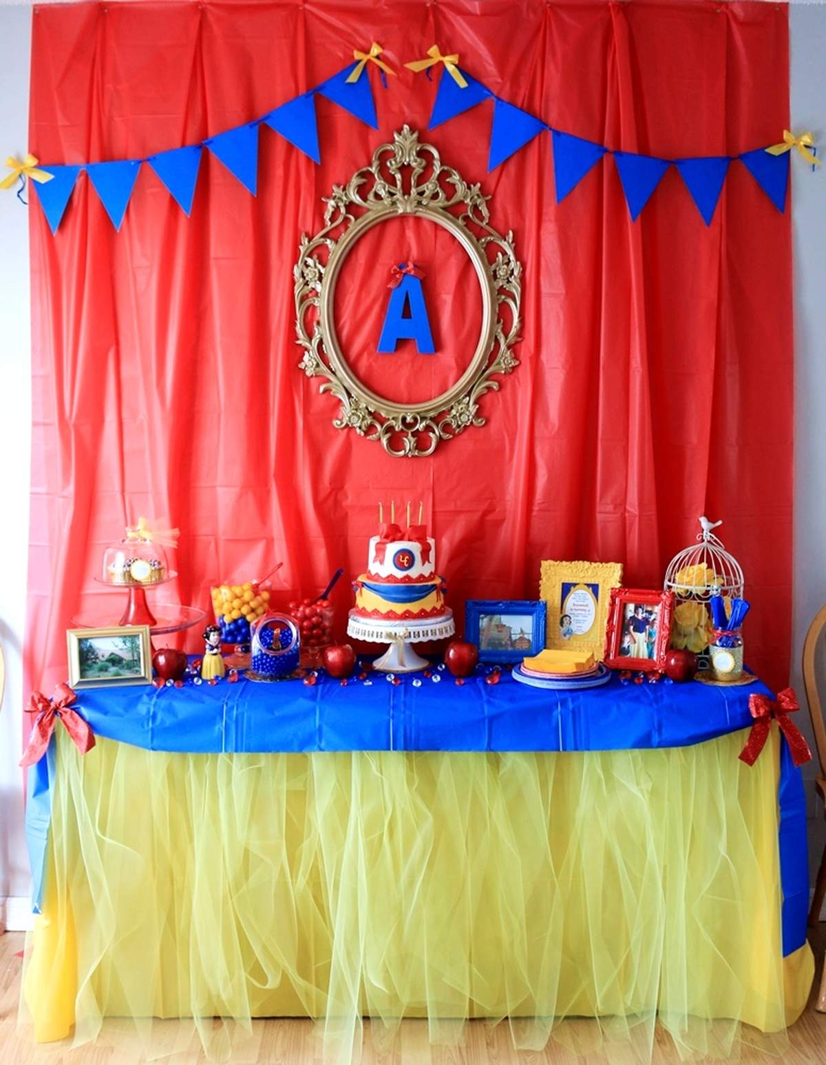 Snow White Birthday Party Ideas | Photo 1 of 22 | Catch My Party