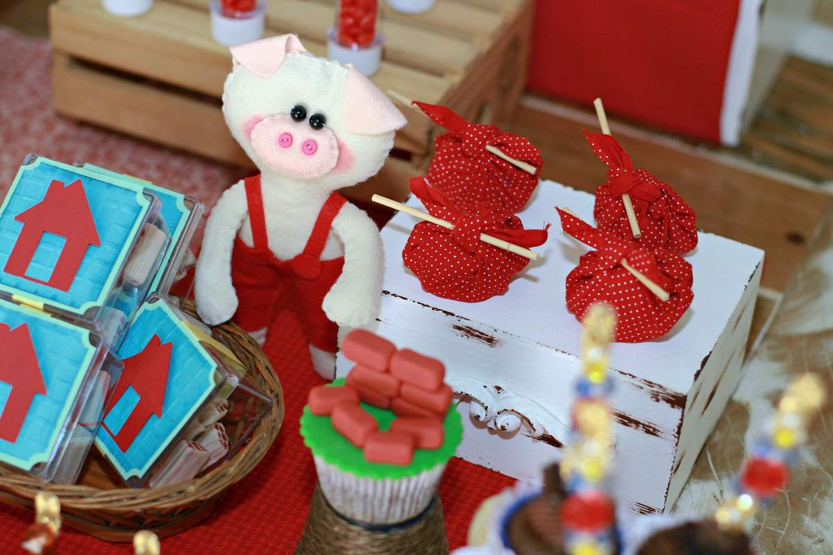 Three Little Pigs Birthday Party Ideas | Photo 11 of 21 | Catch My Party